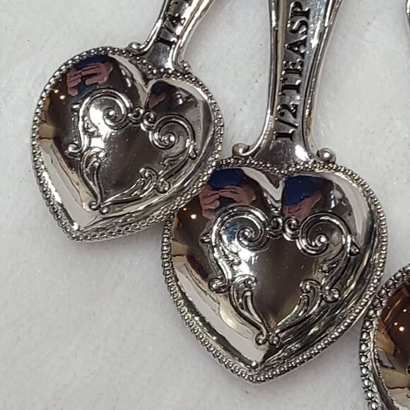 GANZ | Kitchen | Ganz Measuring Spoons Intricate Hearts 4 Piece Set ...
